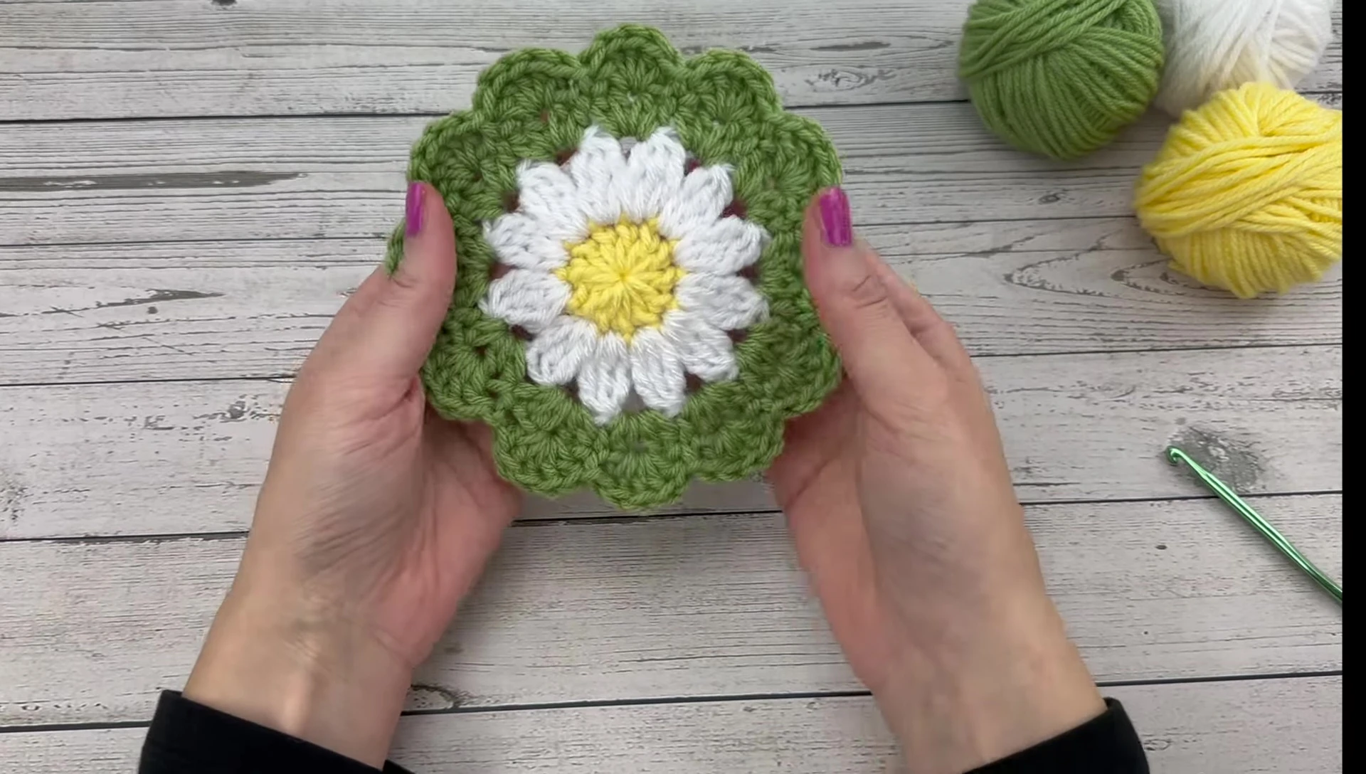 Easy Crochet Daisy Coasters: A Step-by-Step Tutorial